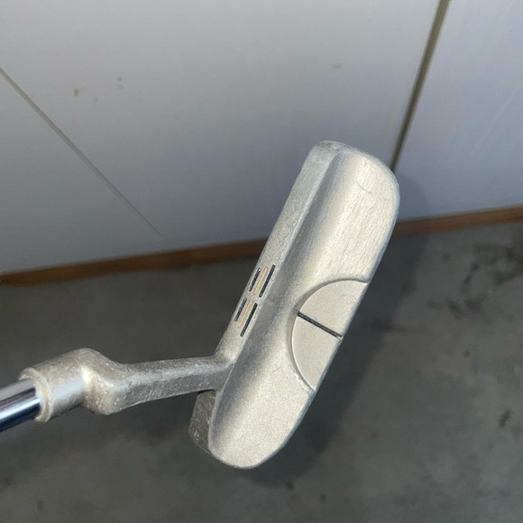 Wilson | Other | Wilson Black Jack Right Hand Putter In Good Condition ...